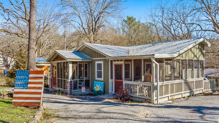 Walnut Cottage-hot Tub, Fenced Yard, Walk To Downt - Mentone, AL