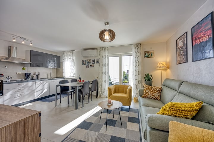 Apartment A&e With Sea View - Novigrad