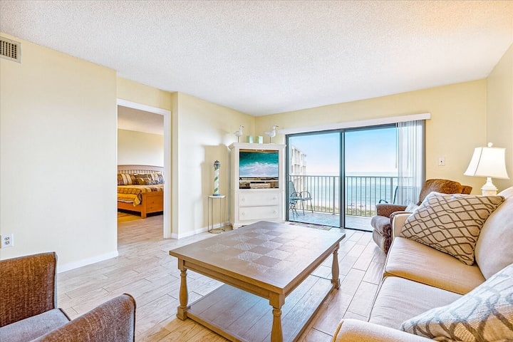 Beachfront Bliss 3br Condo W/ Ocean Views & Pool! - Cape Canaveral, FL