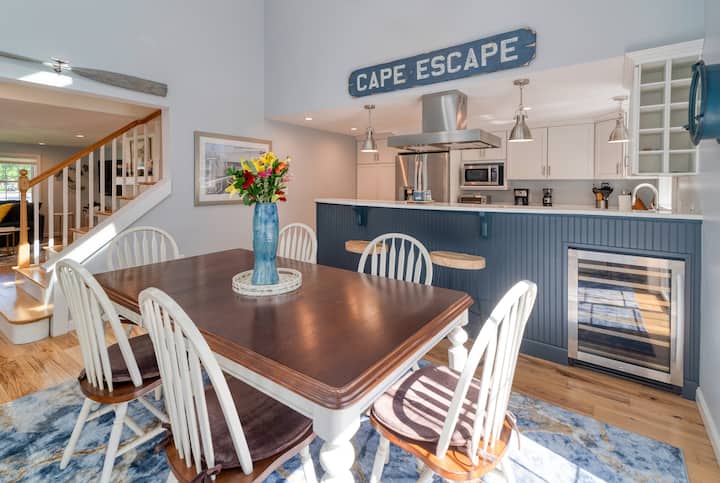 Charming Coast Cape Home Near Beaches - Dennis, MA