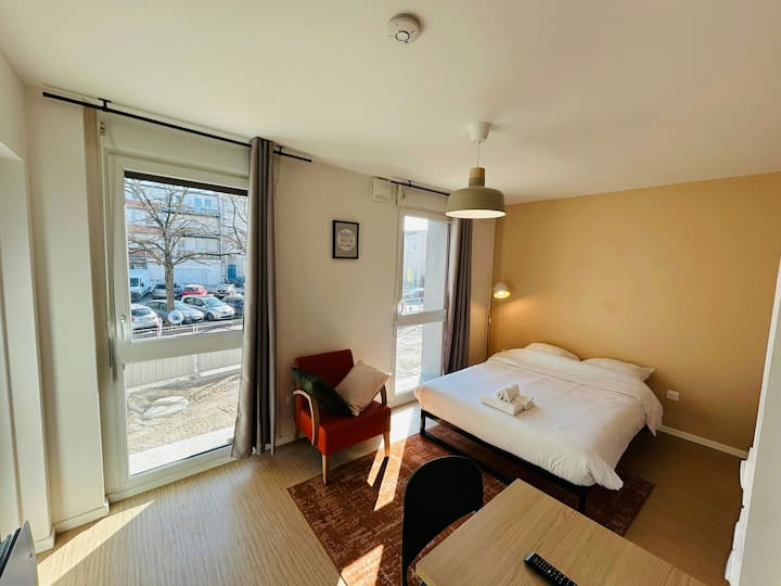 We Live In R - Suite 103 - Reims