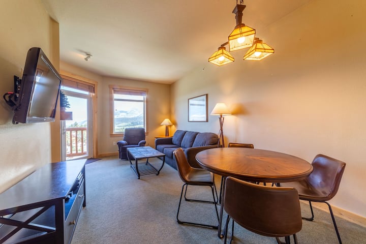 Top-floor, Ski-in/-out, Corner W/ Panoramic Views! - Mammoth Lakes, CA