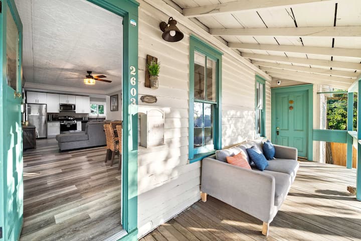 One Block Off Main Street! 4br + Hot Tub +Fire Pit - Julian, CA