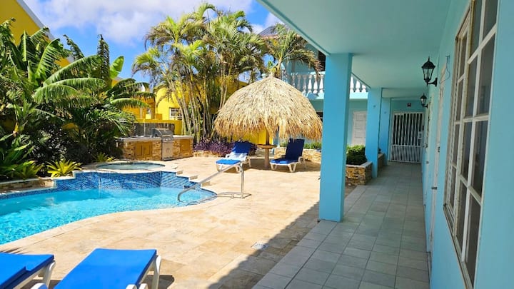 Elegant 1-bedroom Apartment 3 Km From Eagle Beach - Aruba
