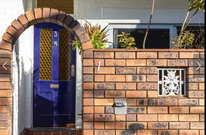 Charming Front Retreat - Surry Hills