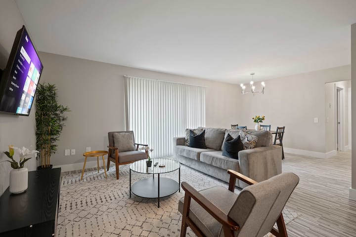 Cozy Stay Modern Comfort In The City - Rochester Hills, MI