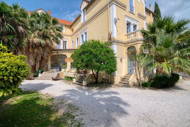 Château La Tour Apollinaire - Whole Château - Perpignan