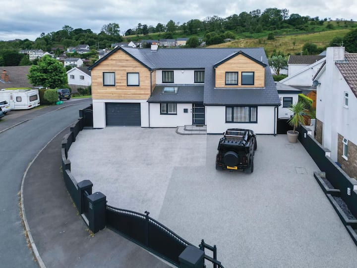 Castell Morlais - Luxurious 5 Bed - Pontsticill - Brecon Beacons National Park
