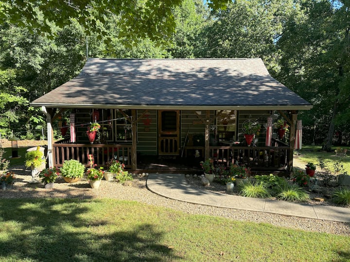 Patoka Herb Cabin - French Lick, IN