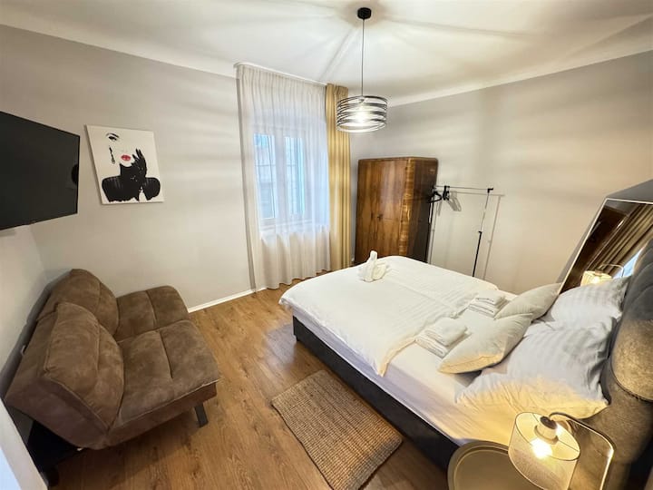 On Main Square, Perfect Location, 4 Seasons 1 - Rijeka