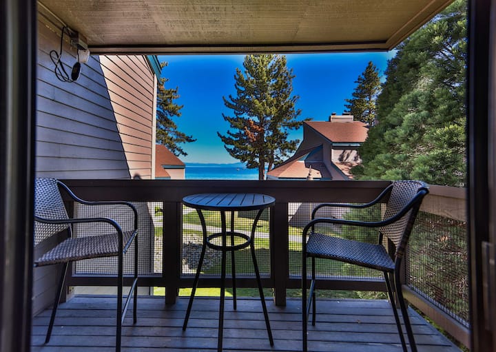 Tahoe Lakeside Retreat - Lakefront Condo! - South Lake Tahoe