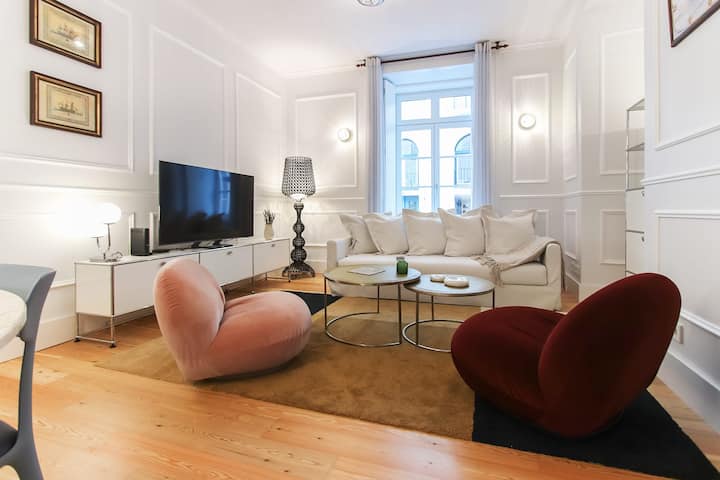 Prime 2024 Chiado Historic Condo, Private Terrace - Lisboa
