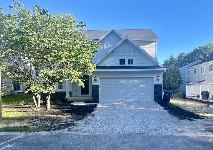 Northside Retreat -2 Pools And Hot Tub, Less Than - South Haven, MI