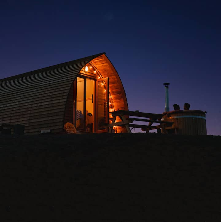 Cosy Coastal Cabin With Wood Fired Hot Tub - Dunbar
