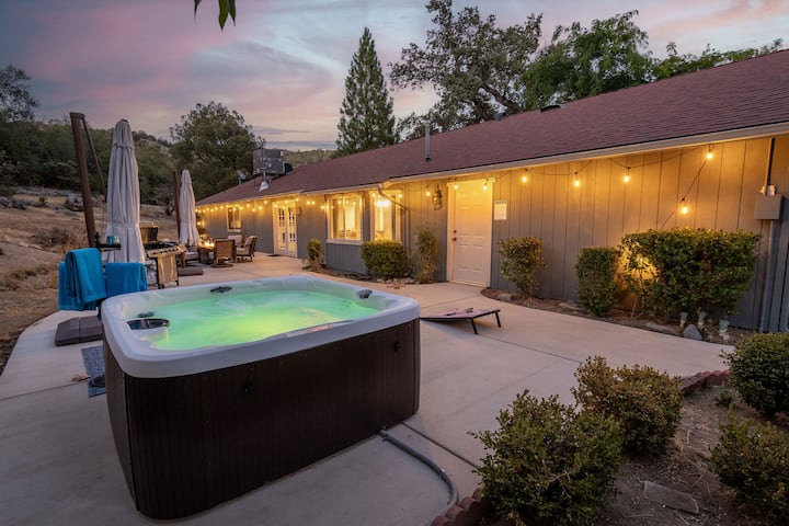 Moonrise Retreat, Spa, Near Yosemite & Bass Lake - Oakhurst, CA