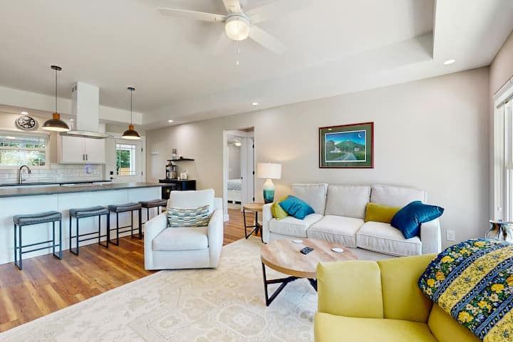 2br Charming House W/ Amazing Views - Pilot Mountain, NC