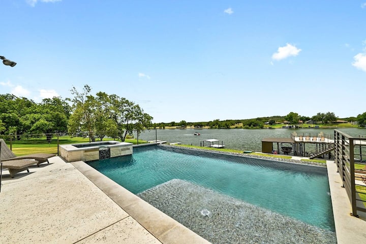 River Oaks Retreat - Memories That Last A Lifetime - Kingsland, TX