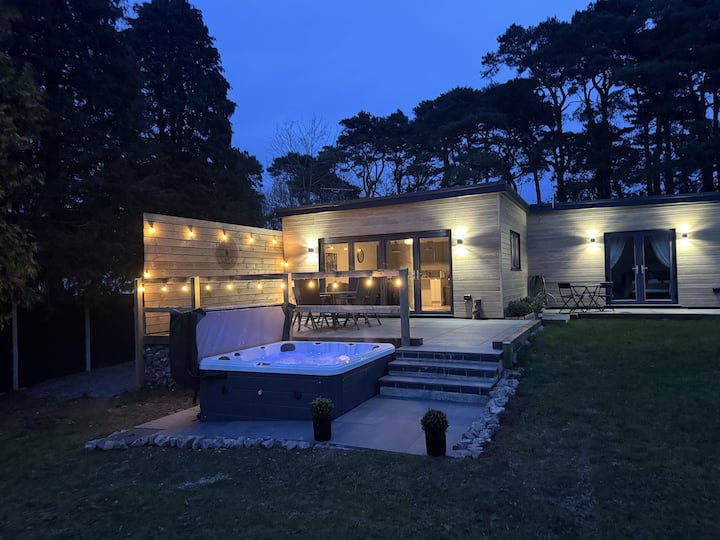 Tree Tops , 6 Guest, 3 Ensuites  & With Hot Tub - Cheddar