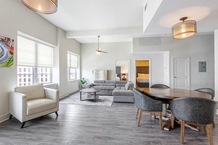 Captivating Condo 5-minute Walk To French Quarter - New Orleans, LA