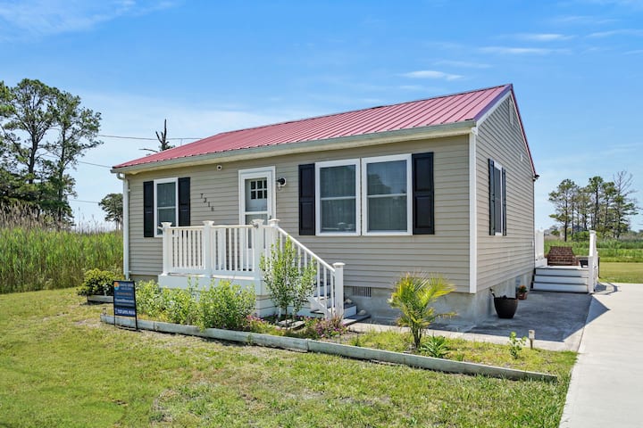 Ms Kitty's Bayside Bungalow, Park, Pet Friendly - Chincoteague, VA