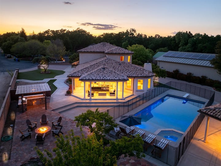 Villa Allegria: Luxury Estate W/ Pool & Game Room - Atascadero, CA