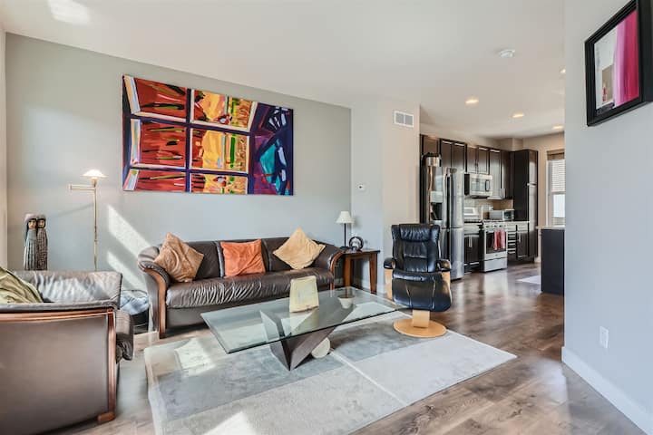 Modern 2 Bdr Townhome In Broomfield - Westminster, CO