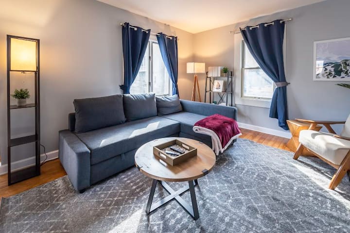 Large 4br Home, Walk To Downtown A2 - アナーバー, MI