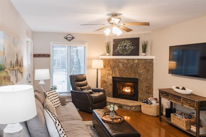 Cozy 1st Floor, Near Ski! Walk To Main, Fireplace - Blowing Rock, NC