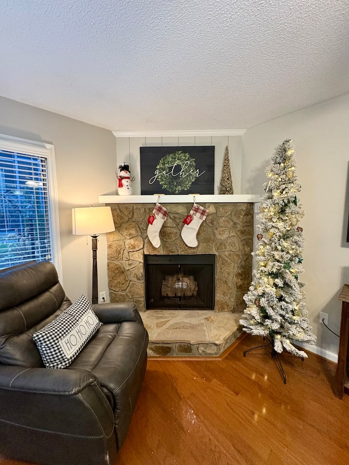 Cozy 1st-floor, Fireplace, Walk To Main, App Ski - Blowing Rock, NC