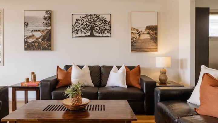 Bayview Beach House | Pet Friendly Home With Pool - Yamba