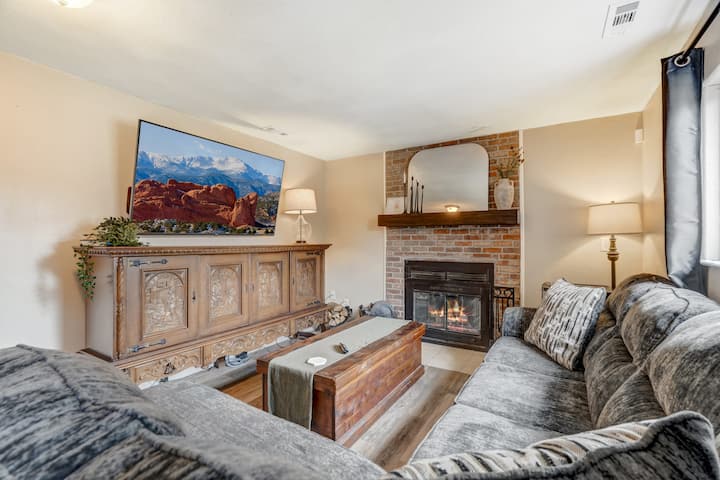 Victory Mountain | Cheyenne Zoo/ Parks | Workspace - Colorado Springs, CO