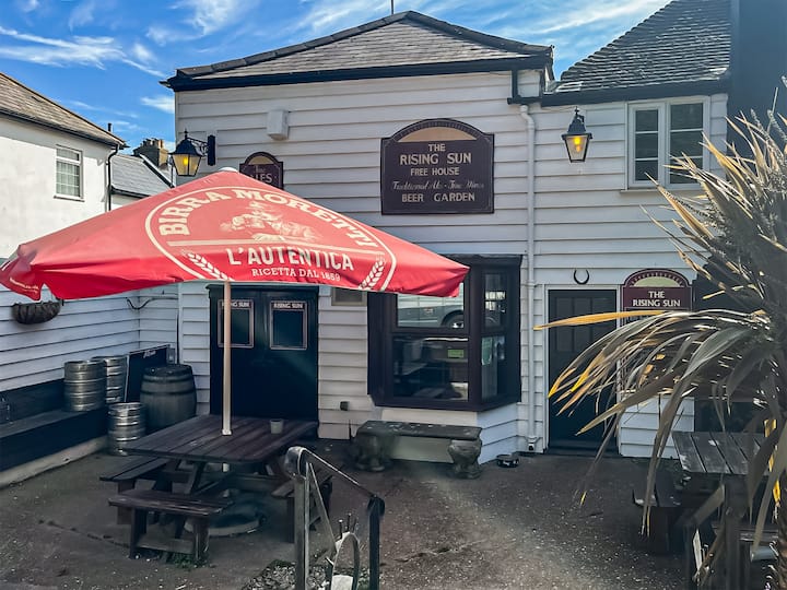 The Rising Sun - St Margarets Bay
