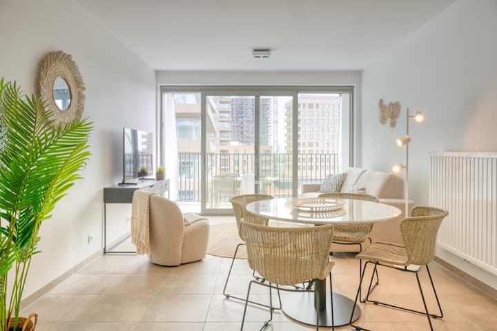 4-person Apartment By Ostend Beach With Parking - Oostende