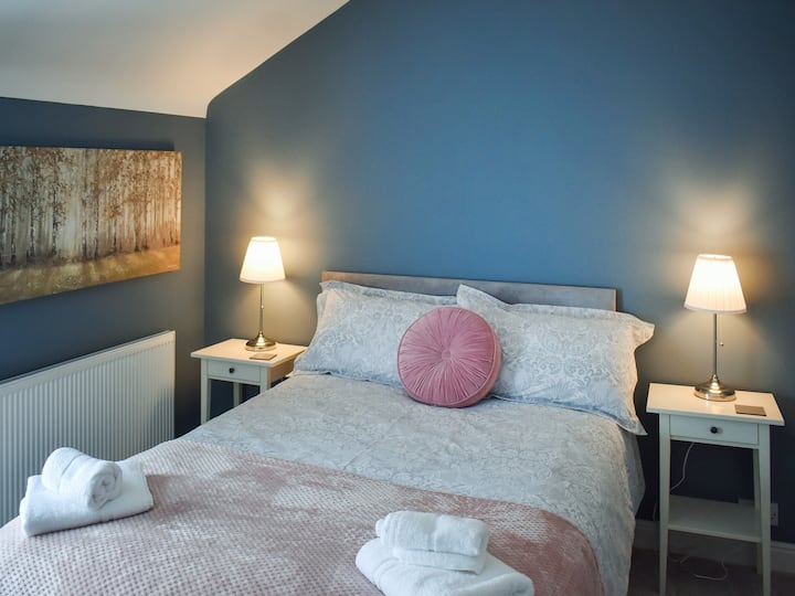 No 12 Cottage - モールド