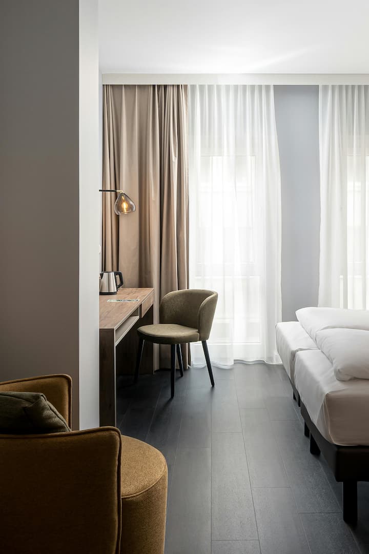 Social Hangout In The Lobby And Common Kitchen - Oberhausen