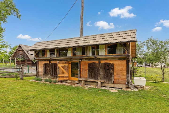 The Old Barn Near Kolpa River - Happy Rentals - Gradac