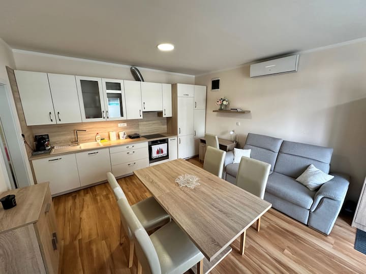 Cozy Corner Ljubljana - Modern Urban Retreat - Ljubljana