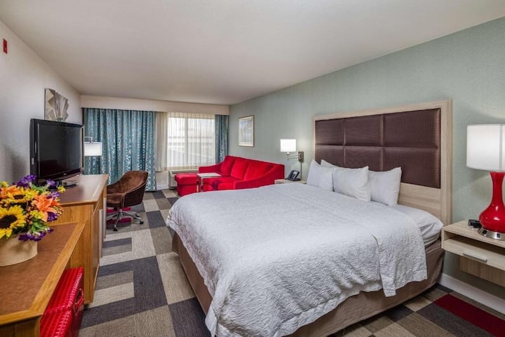 Deluxe King Room Near Jack Drago Park San - South San Francisco, CA