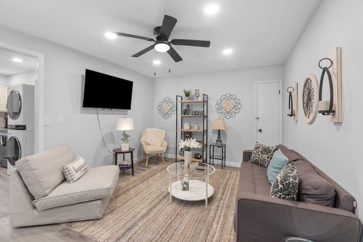 Serene 2br1ba Sleep 6 W/ Kingbed| 5min Marietta Sq - Six Flags White Water, Marietta