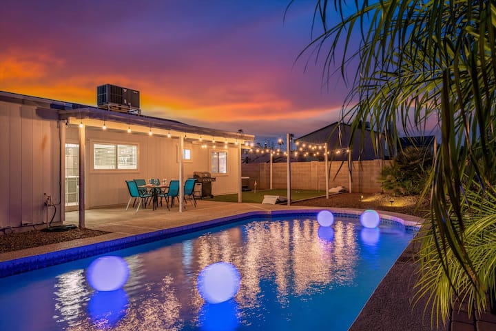 Mini Golf ~ Fire Pit ~ Pool ~ Game Room - Mesa, AZ