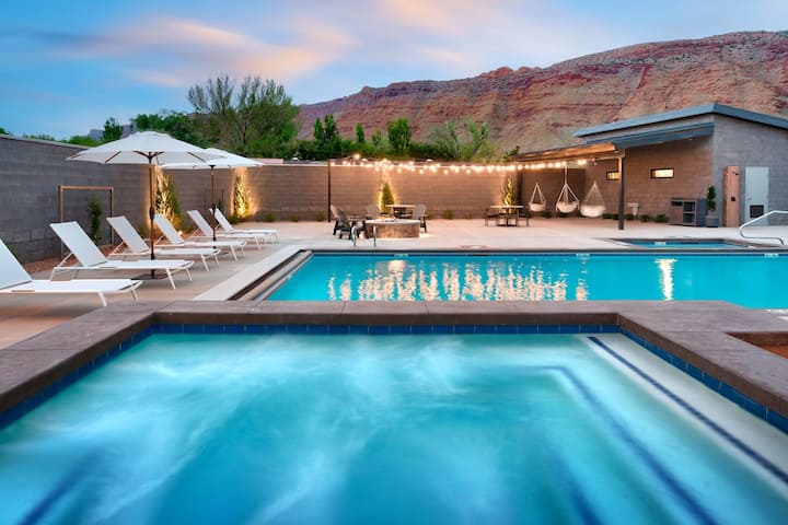 Family Downtown Stay | Free Parking & Hot Tub - Moab, UT