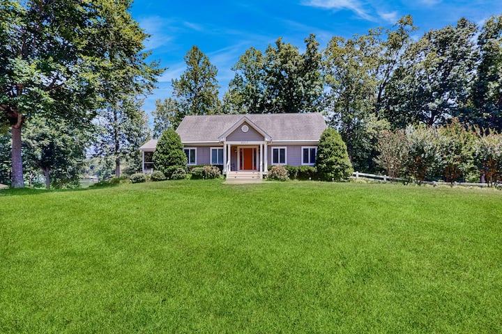 Lakefront House W/ Views, Dock & Boat Launch - Lake Anna, VA
