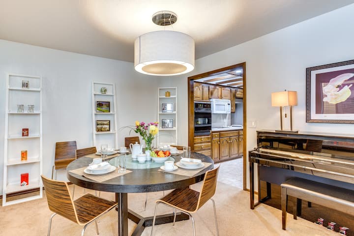 Edmond Townhome W/ Pool Access Near Arcadia Lake! - Edmond, OK