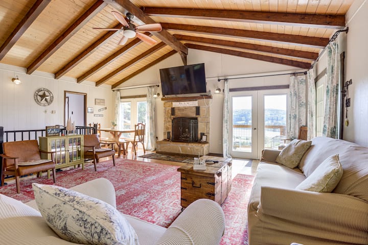 Walk To Alpine Lake: Terra Alta Cabin W/ Deck - Oakland, MD