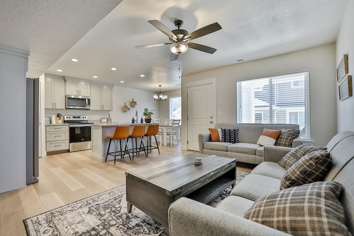220 - Bear Lake Escapes. Centrally Located & Beaut - Garden City, UT