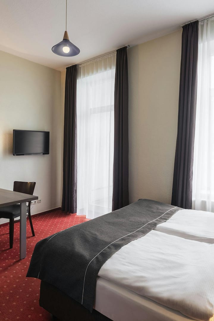 Fully-equipped Kitchenettes In Every Unit - Hamburg