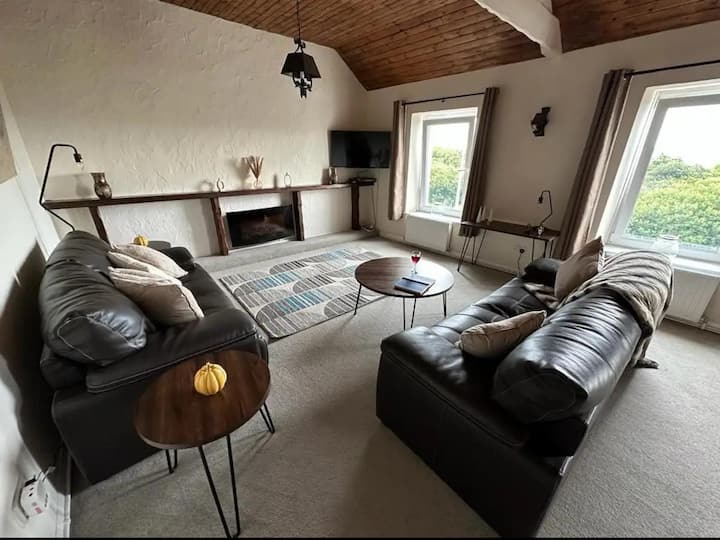Luxury Coastal View Apartment In Llanelli - Llanelli