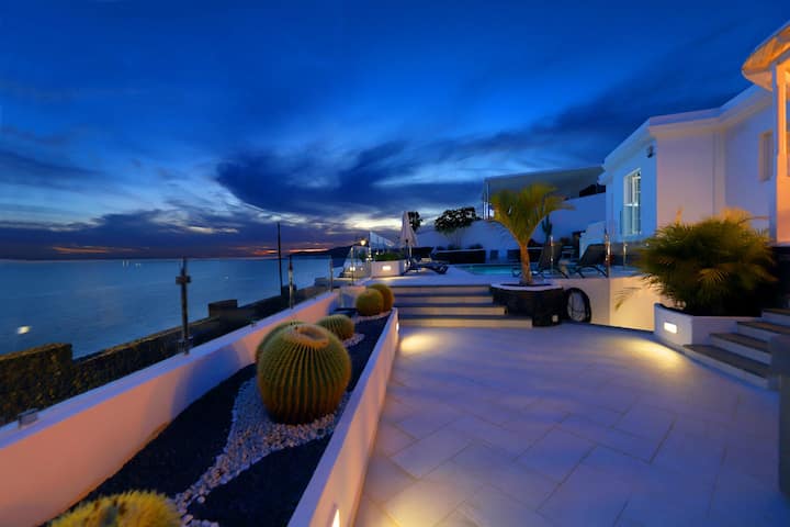 Luxury Puerto Del Carmen Villa | 4 Bedrooms - Puerto del Carmen
