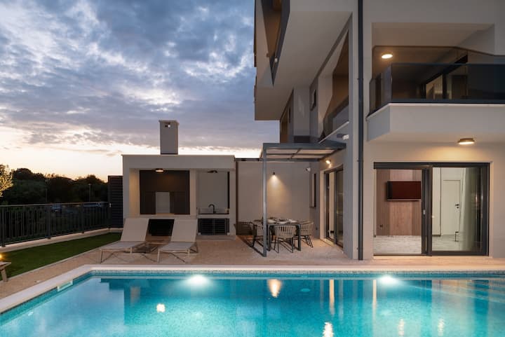 Luxury Villa David 1 - Heated Pool 38m2 - Podstrana