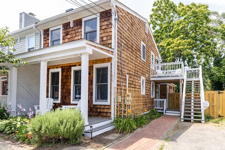 Walk Everywhere W Parking, Backyard Dog-friendly - Annapolis, MD
